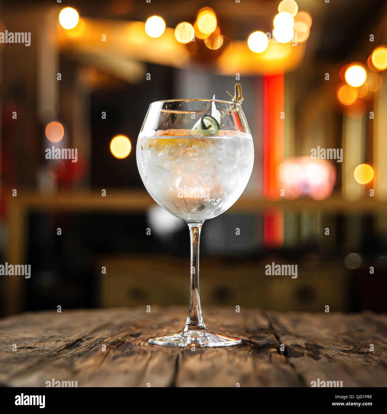 Glass fresh gin tonic hi-res stock photography and images - Alamy