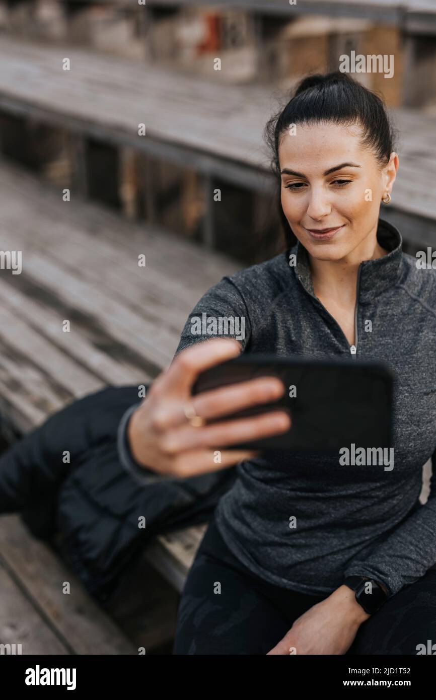 Selfie women 30 hi-res stock photography and images - Alamy