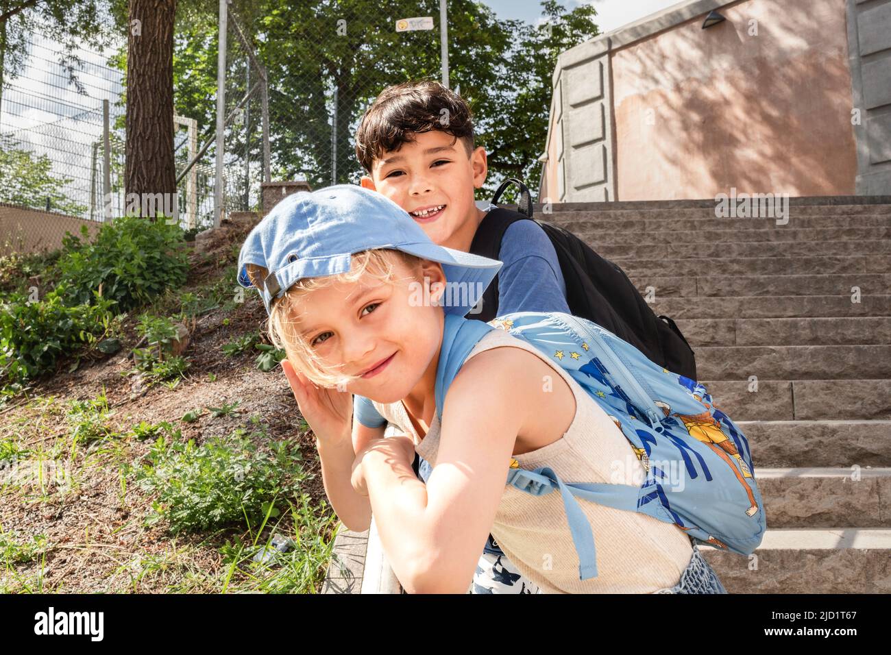 Portrait of smiling child friends Stock Photo - Alamy