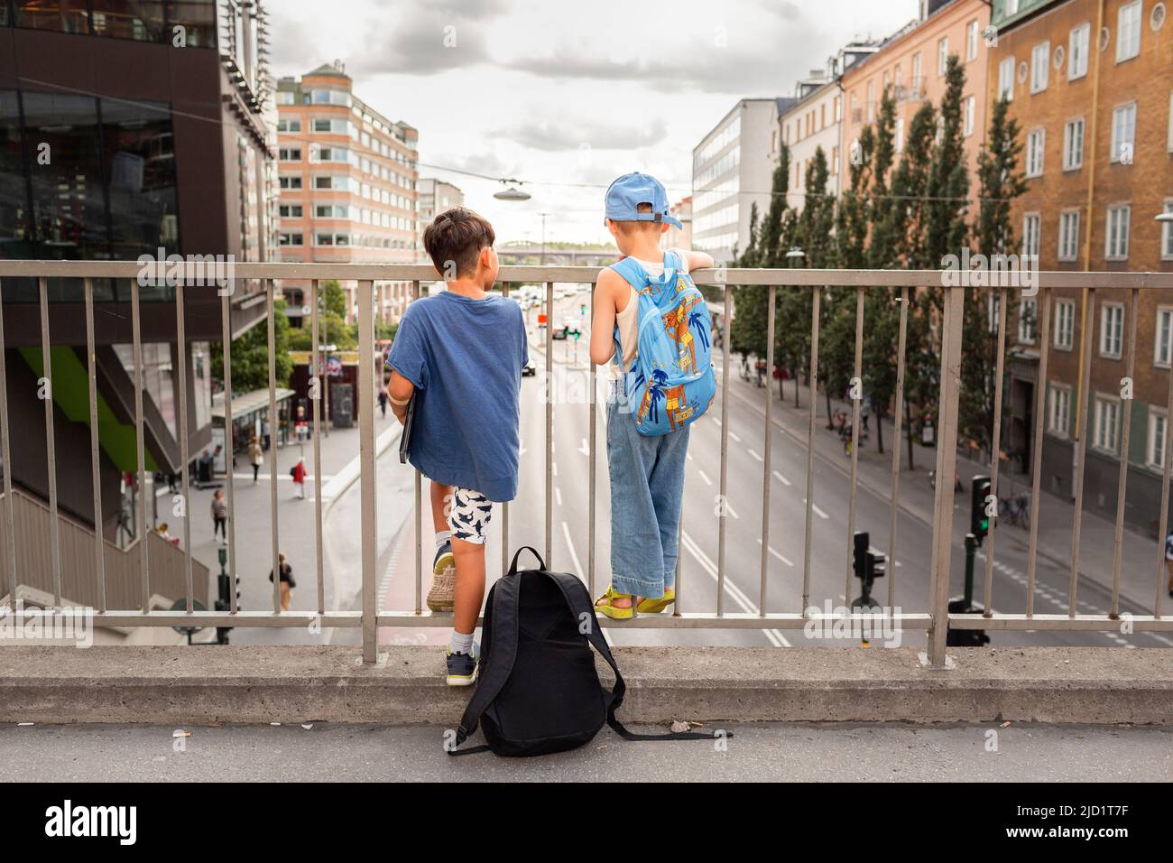 Street children together hi-res stock photography and images - Alamy