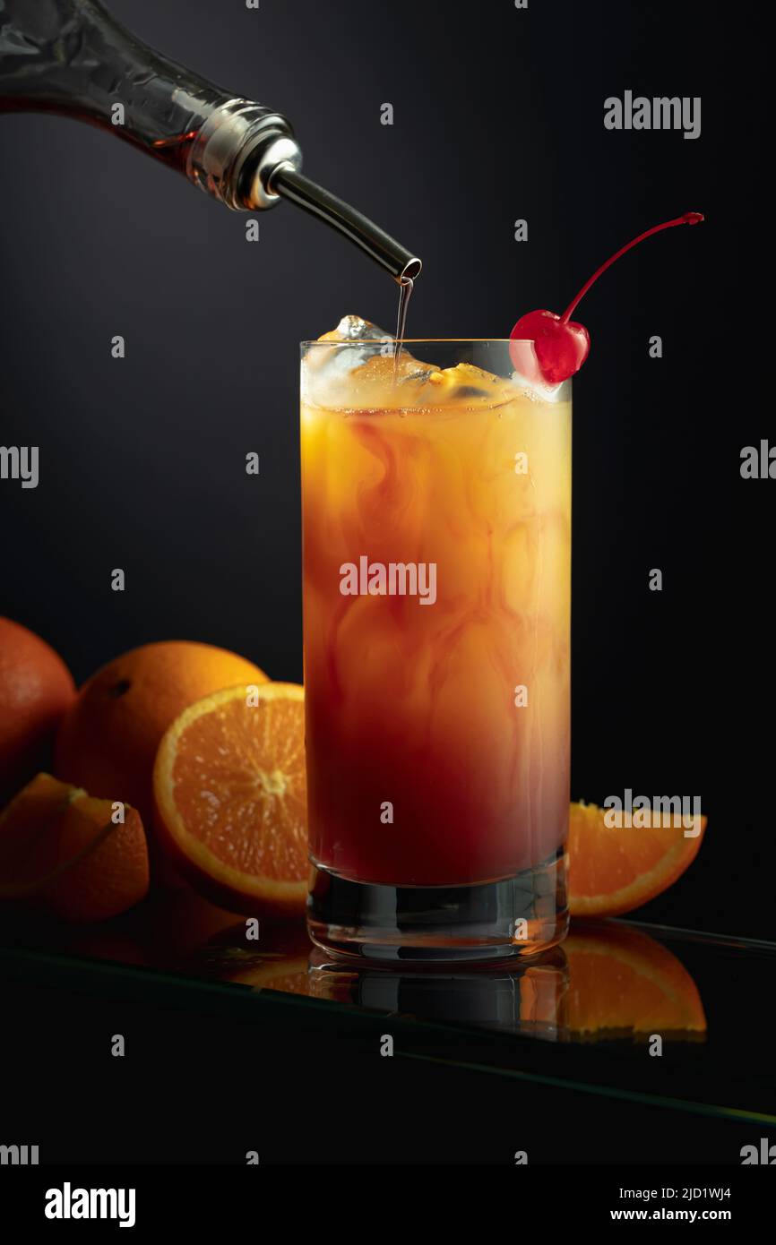 Pouring tequila in glass hi-res stock photography and images - Alamy