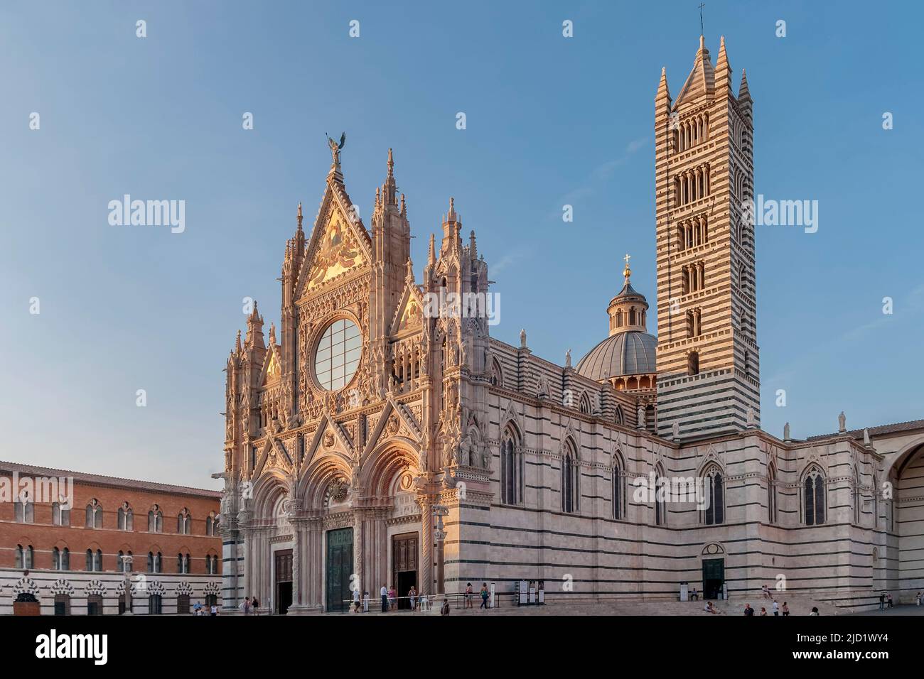 The stunning metropolitan cathedral of Santa Maria Assunta, Siena ...