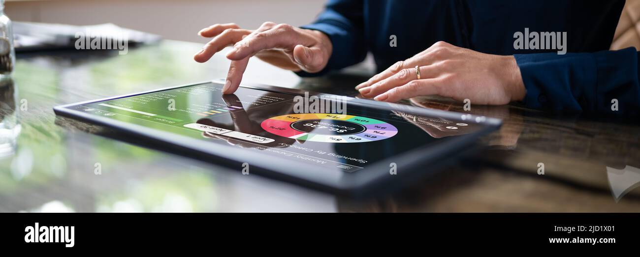 Computer App For Money, Budget And Expense Tracking Stock Photo - Alamy