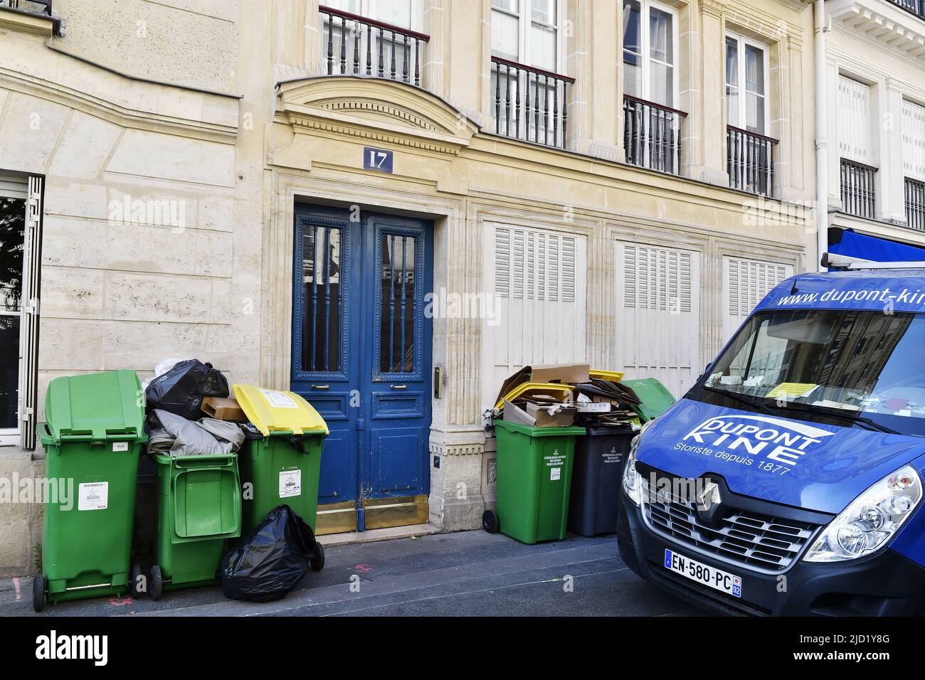 Saccage Paris - Paris - France Stock Photo - Alamy