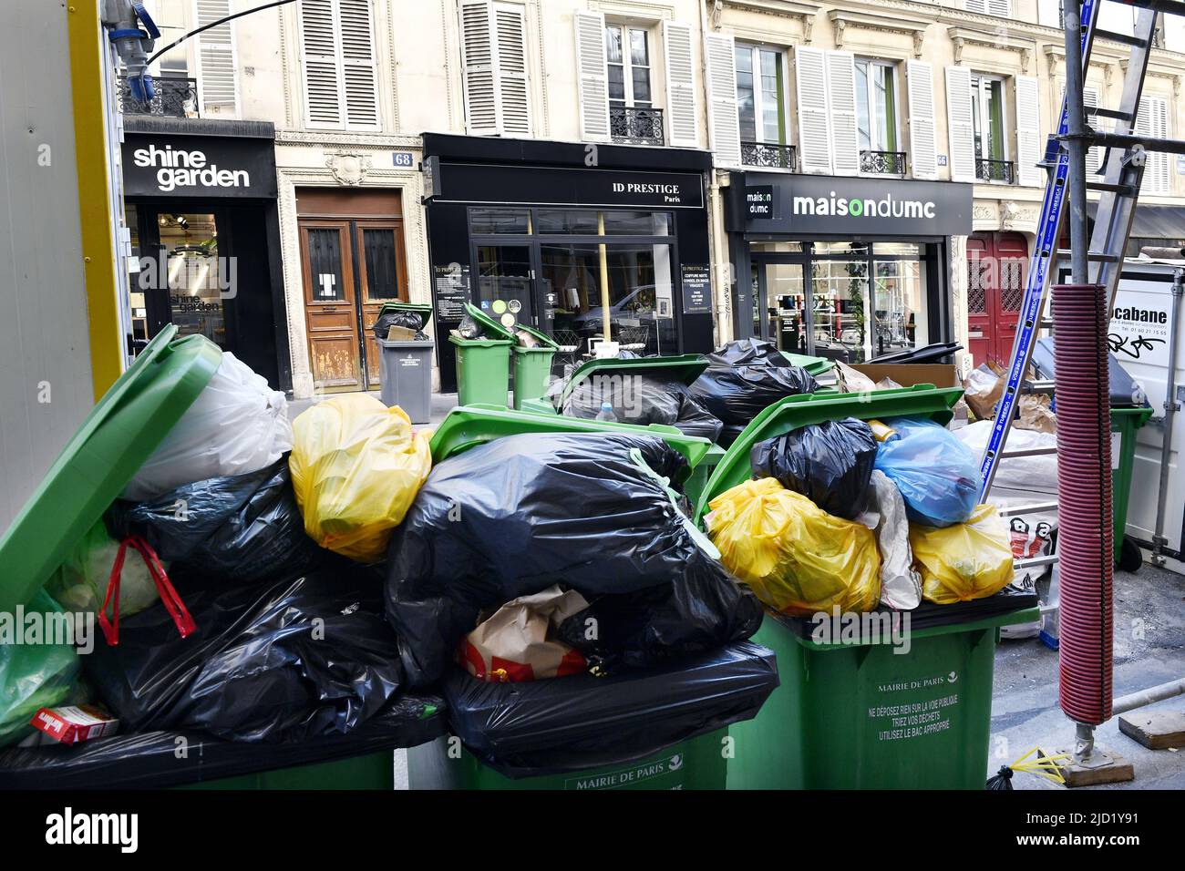 Saccage Paris - Paris - France Stock Photo - Alamy