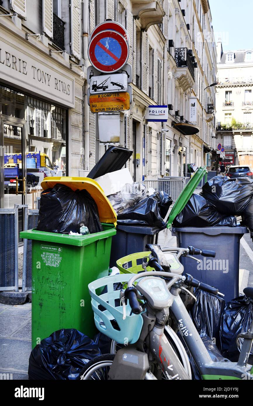 Saccage Paris - Paris - France Stock Photo - Alamy