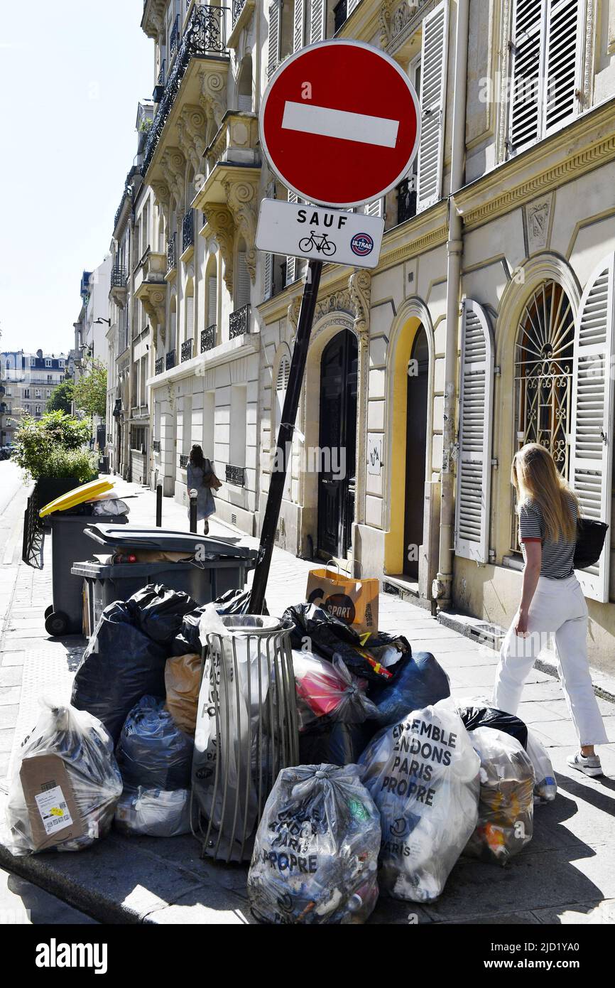 Saccage Paris - Paris - France Stock Photo - Alamy