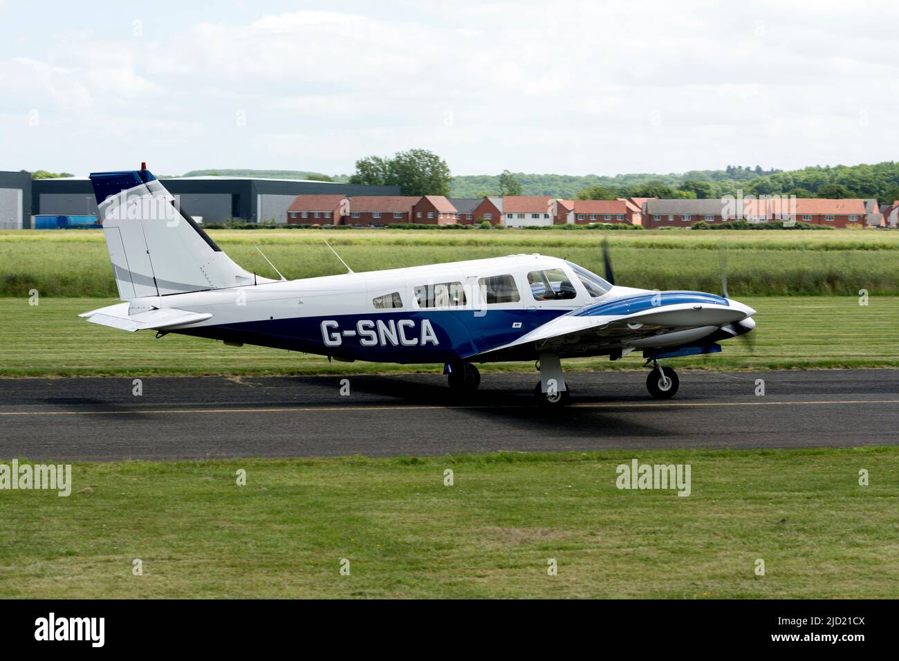 Piper PA-34-200T Seneca at Wellesbourne Airfield, Warwickshire, UK (G ...