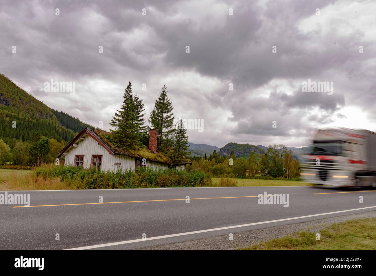 Old house next to Hemsedalsvegen (Rv52) in Hemsedal (Viken, Norway ...