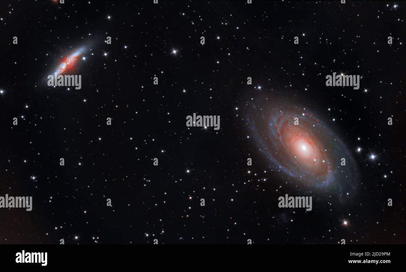 The bright galaxies Messier 82 (Cigar Galaxy, left) and Messier 81 (Bode's Nebula) in ...