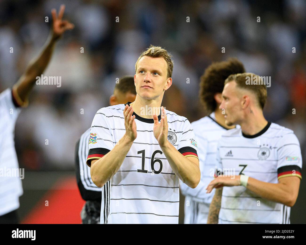 Lukas KLOSTERMANN (GER) gesture, gesture, claps, clapping Soccer UEFA ...