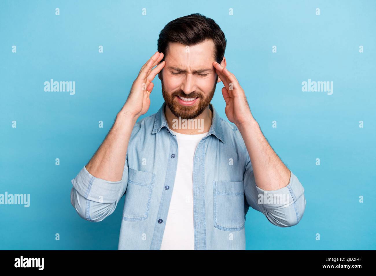 Rub temples hi-res stock photography and images - Alamy