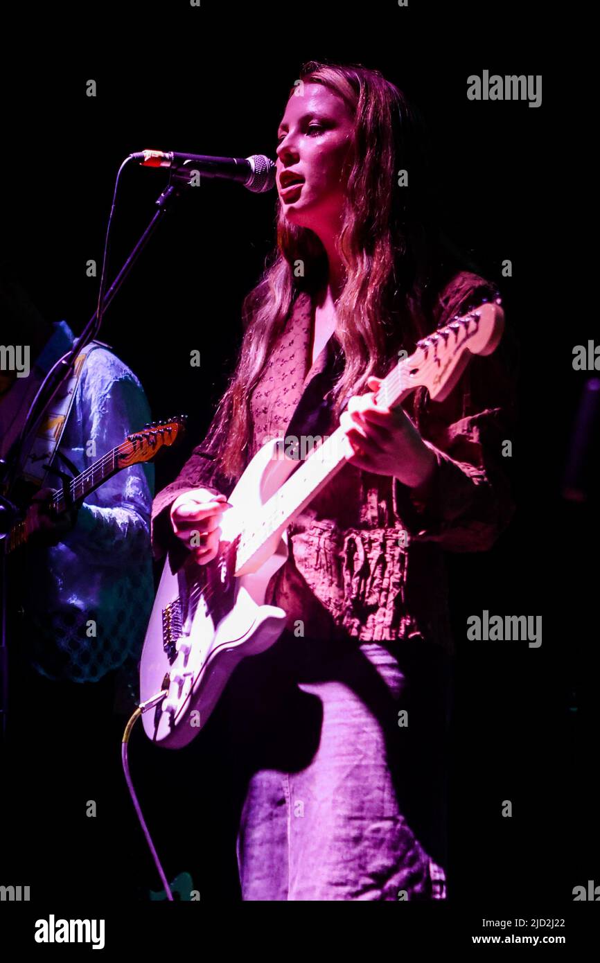 Riley jones drummer hi-res stock photography and images - Alamy