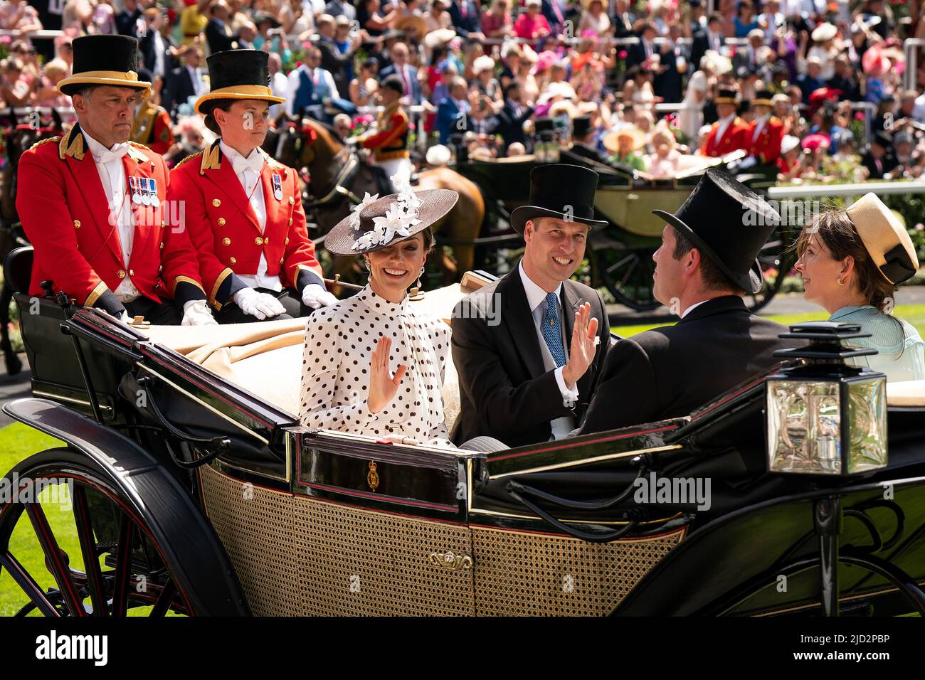 The Duke and Duchess of Cambridge arriving in a carriage in the Royal ...