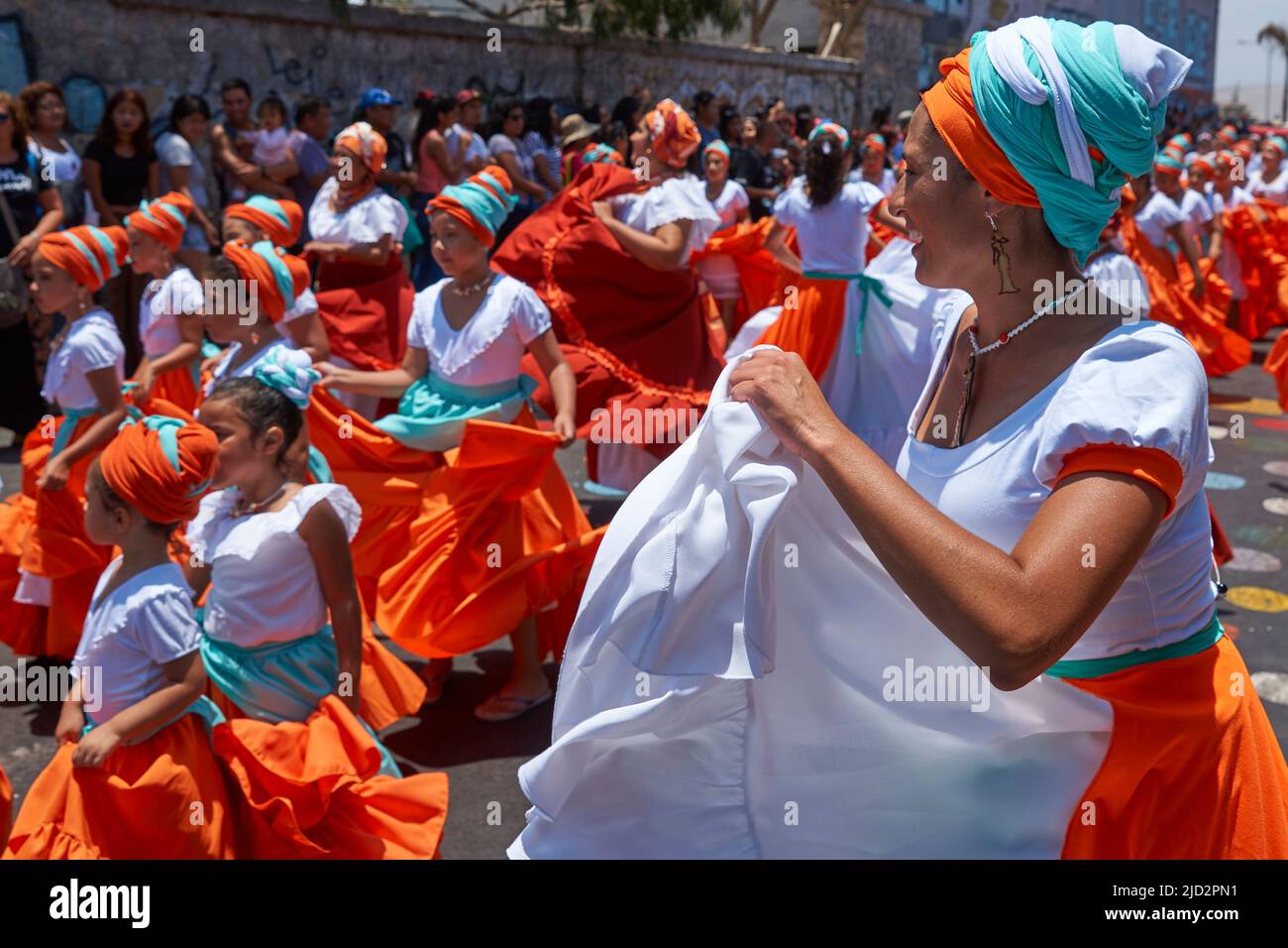 Group of dancers of Africa descent (Afrodescendiente) performing at the ...