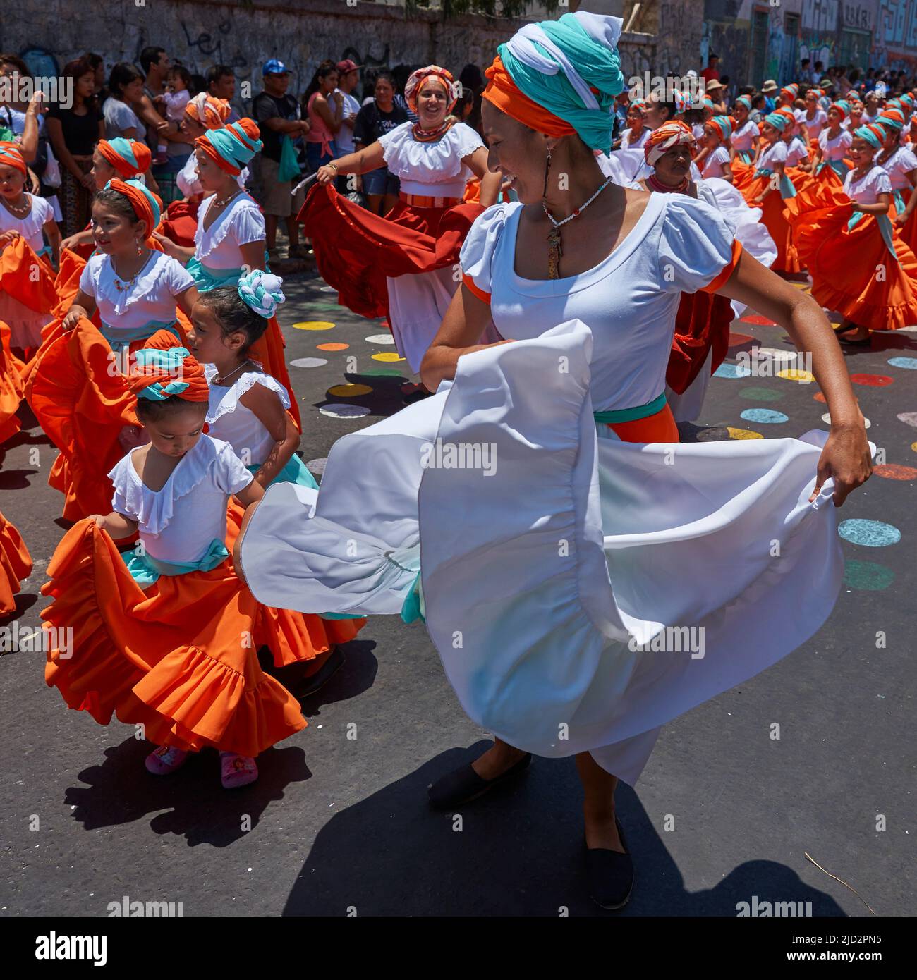 Group of dancers of Africa descent (Afrodescendiente) performing at the ...