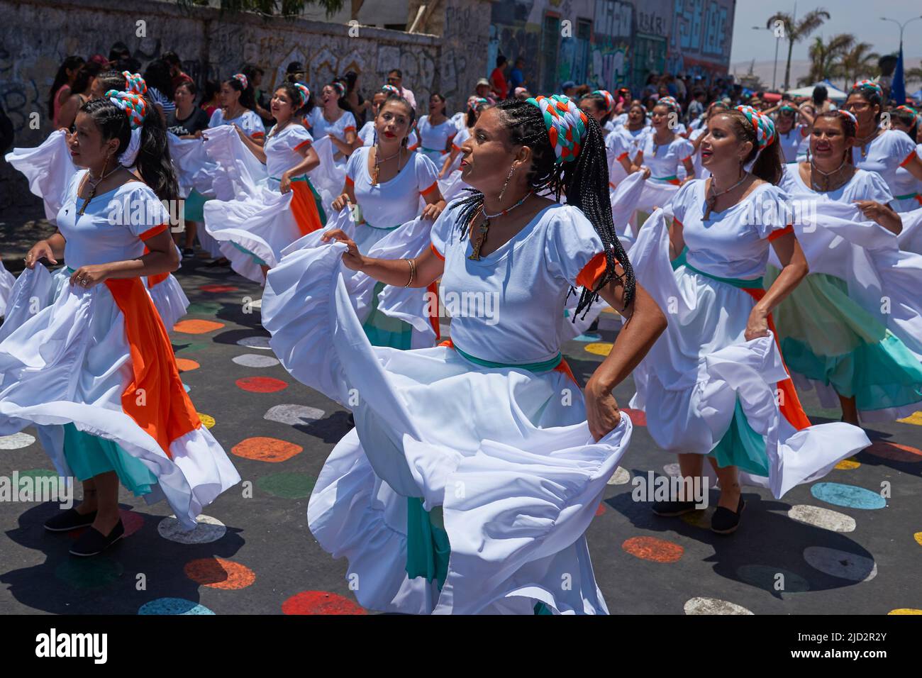 Group of dancers of Africa descent (Afrodescendiente) performing at the ...