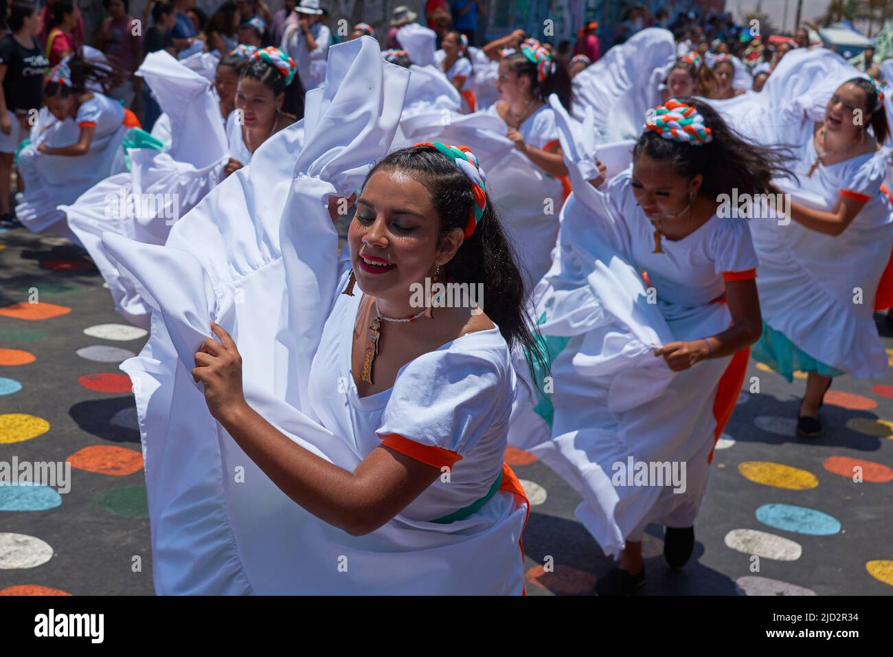 Group of dancers of Africa descent (Afrodescendiente) performing at the ...