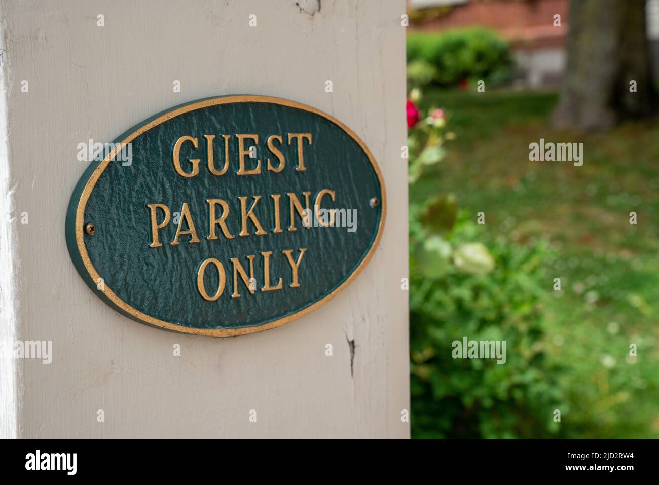 Guest Parking Only sign Stock Photo - Alamy