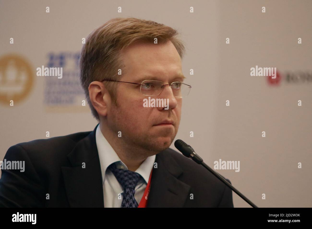 Economic observer hi-res stock photography and images - Alamy