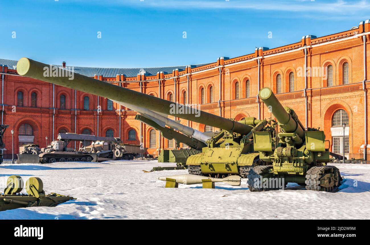 Russian 420 mm mortar of special power 2B1 Oka and self-propelled gun ...