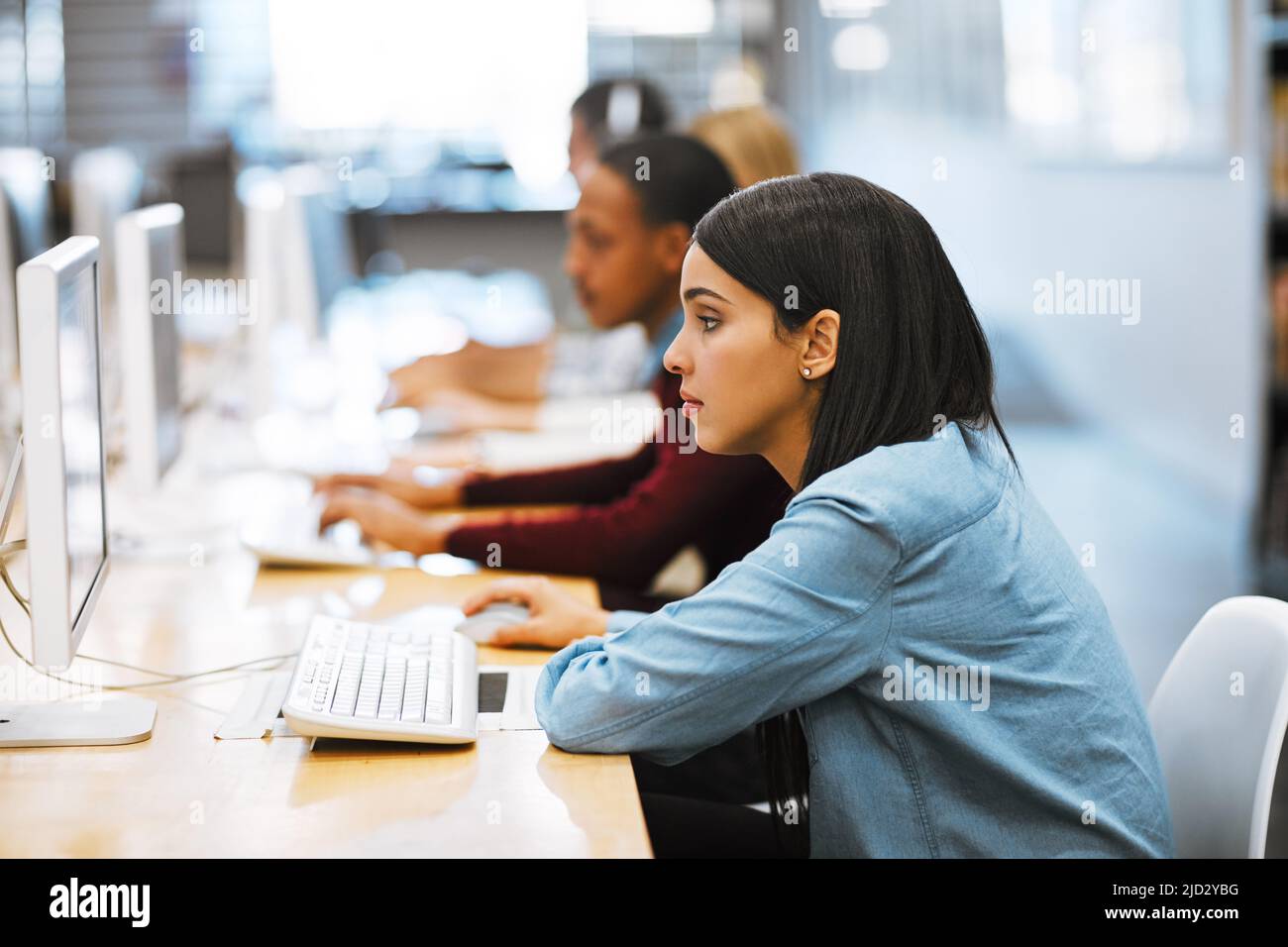 Focused students computer hi-res stock photography and images - Alamy