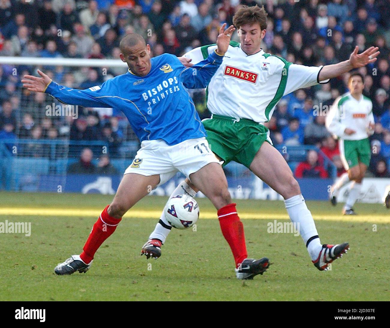 PORTSMOUTH V WALSALL NIGEL QUASHIE PIC MIKE WALKER, 2002 Stock Photo ...
