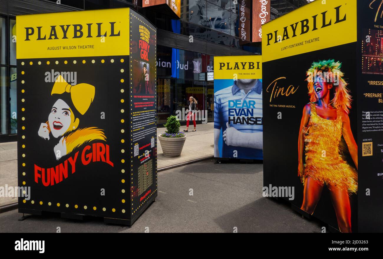 Broadway theatre signs hi-res stock photography and images - Alamy