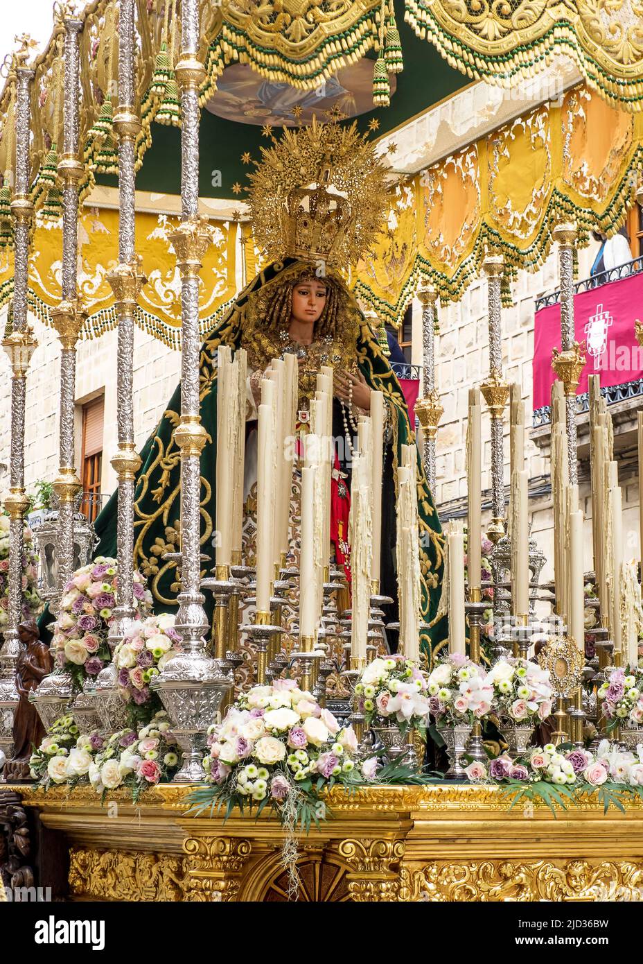 The throne of the Virgin Mary is carried through the streets of Úbeda ...
