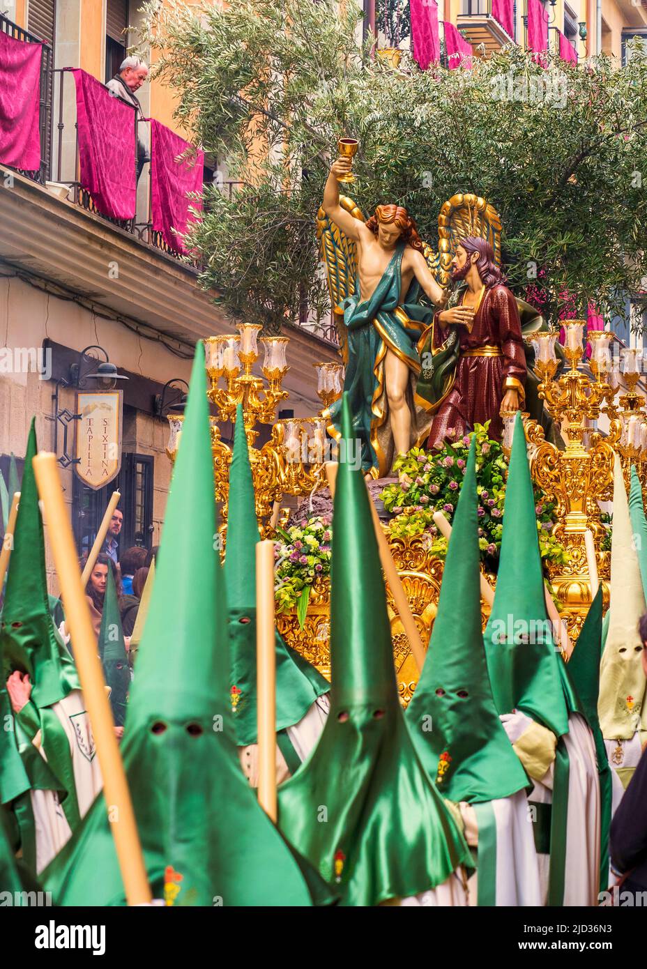 The throne of Jesus Christ parading through the streets of Úbeda during ...
