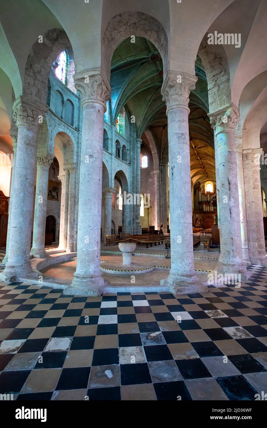 Eglise notre dame de beaugency hi-res stock photography and images - Alamy