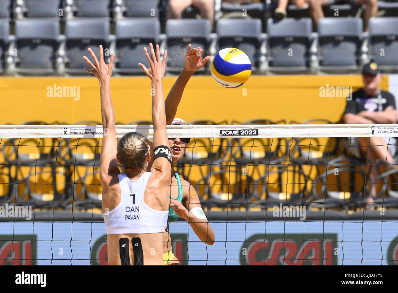 World championships 2022 media hi-res stock photography and images - Alamy