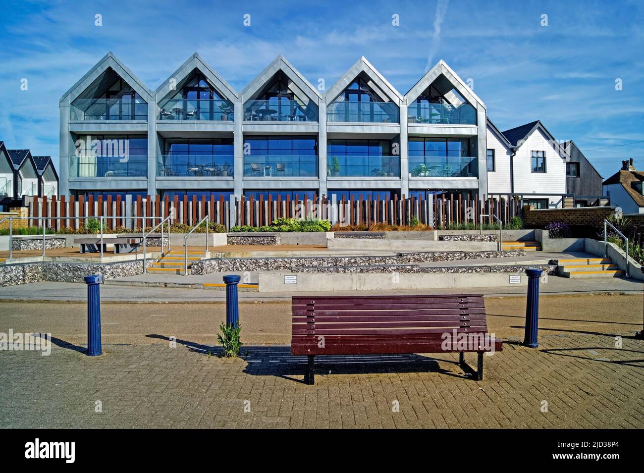 Modern coastal wooden house hi-res stock photography and images - Alamy