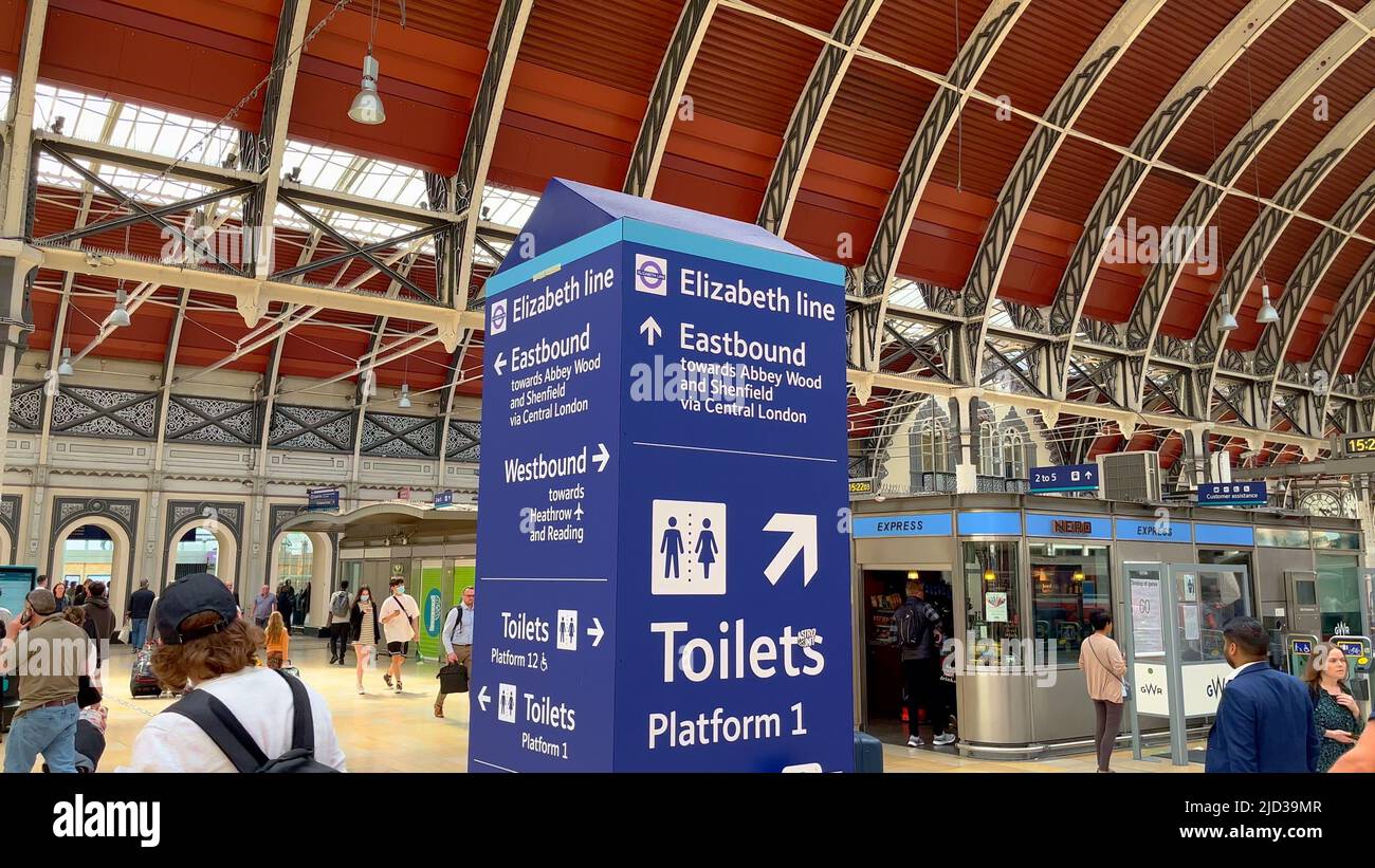 Direction sign to Elizabeth Line at Paddington station - LONDON, UK ...
