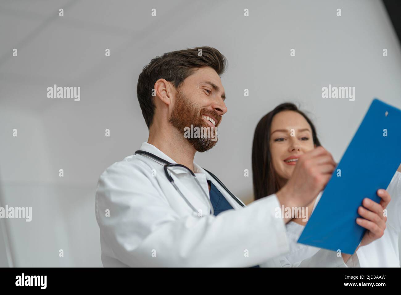 Doctor nurse solve work hi-res stock photography and images - Alamy
