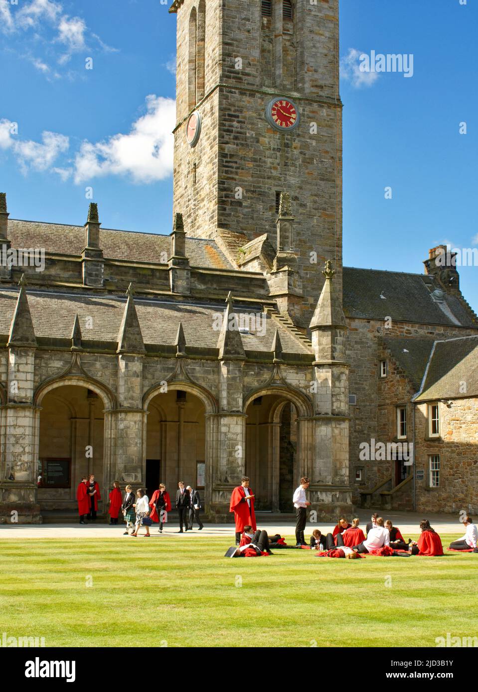 ST ANDREWS UNIVERSITY SCOTLAND ON GRADUATION DAY ST SALVATORS CHAPEL ...