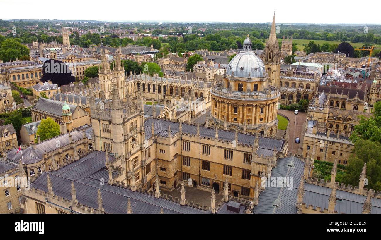 Aerial view over the city of Oxford with Oxford University Stock Photo ...