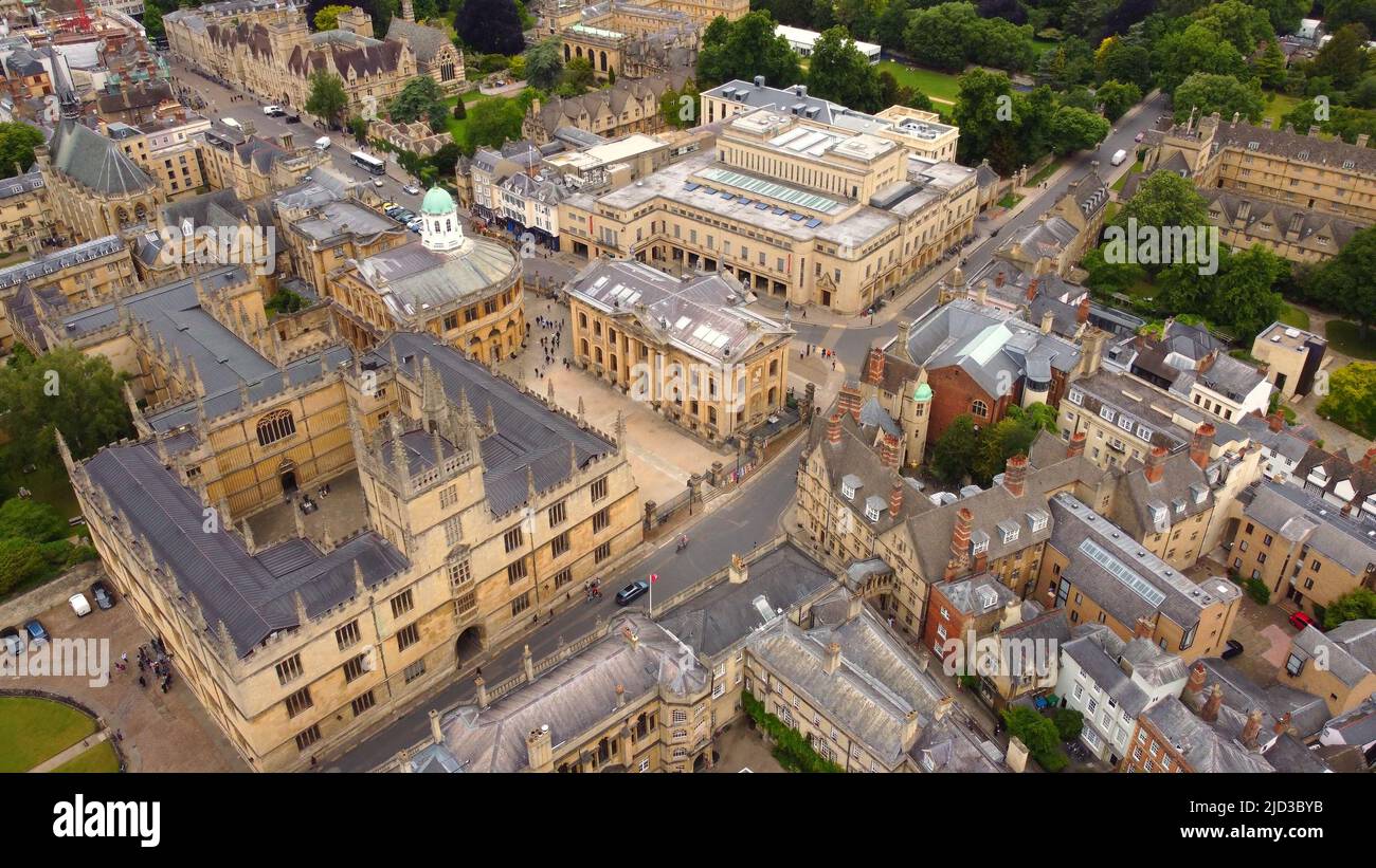 Aerial view over the city of Oxford with Oxford University Stock Photo ...