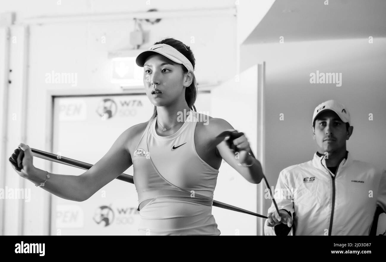 Xinyu wang tennis hi-res stock photography and images - Alamy