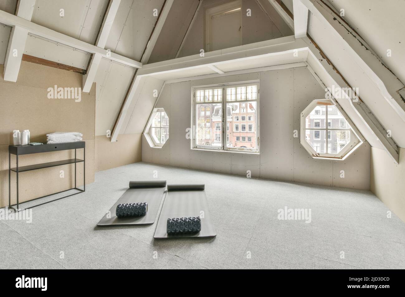 Loft activities hi-res stock photography and images - Alamy