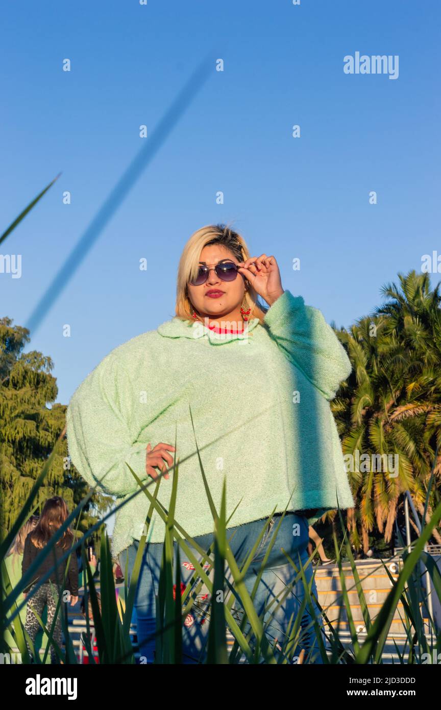 Modelo plus hi-res stock photography and images - Alamy