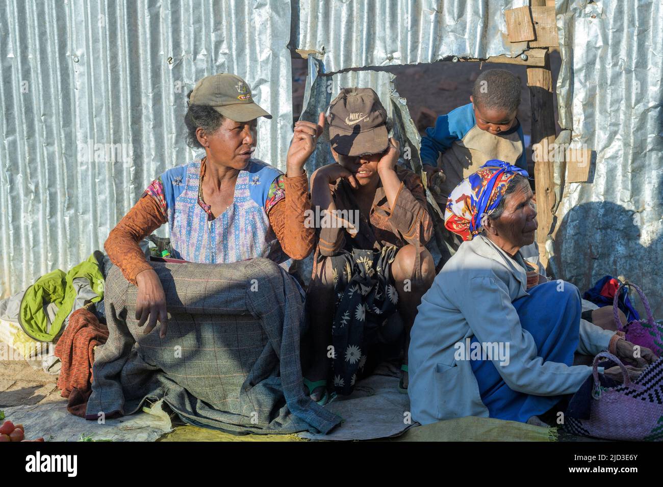 Trading in the streets of Antananarivo, Madagascar Stock Photo - Alamy