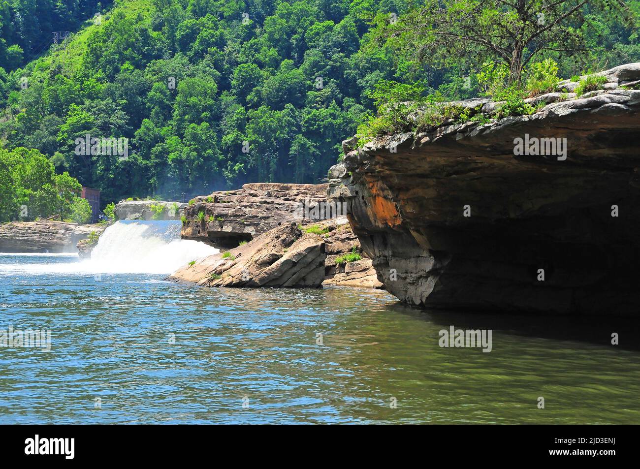 West Virginia's beautiful Kanawha Falls (New River) offer great fishing ...