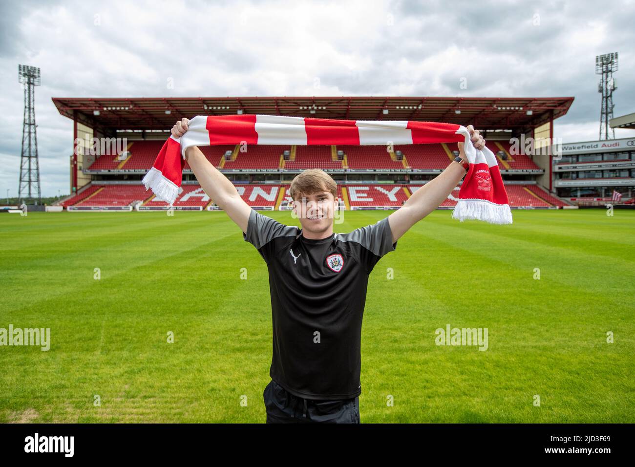 Luca Connell joins Barnsley FC on a free transfer, subject to ...