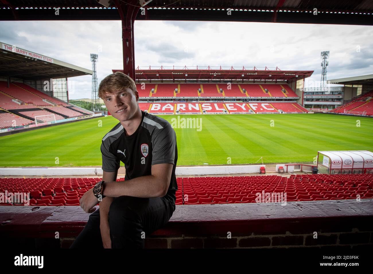 Barnsley fc connell hi-res stock photography and images - Alamy
