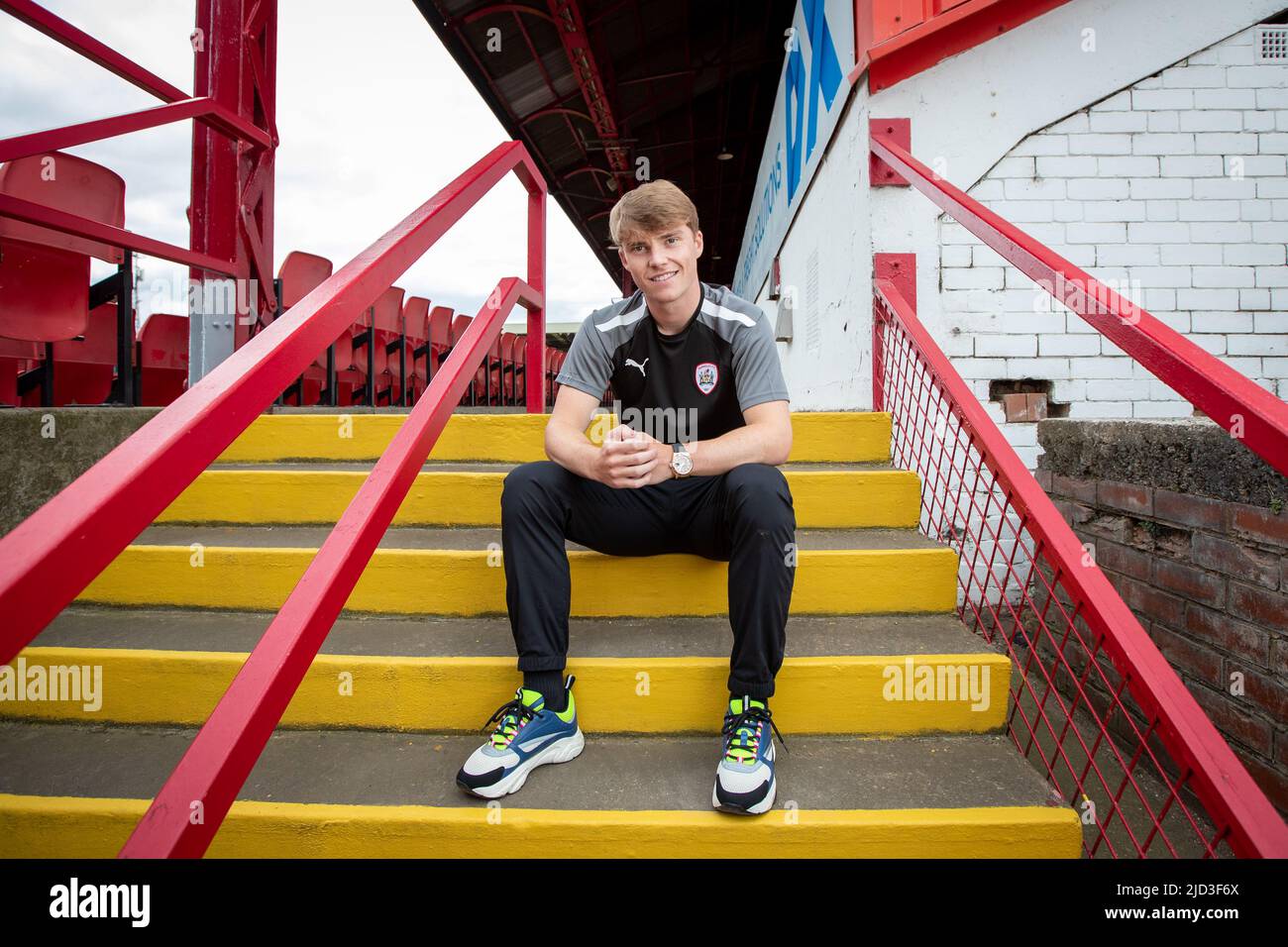 Barnsley fc connell hi-res stock photography and images - Alamy