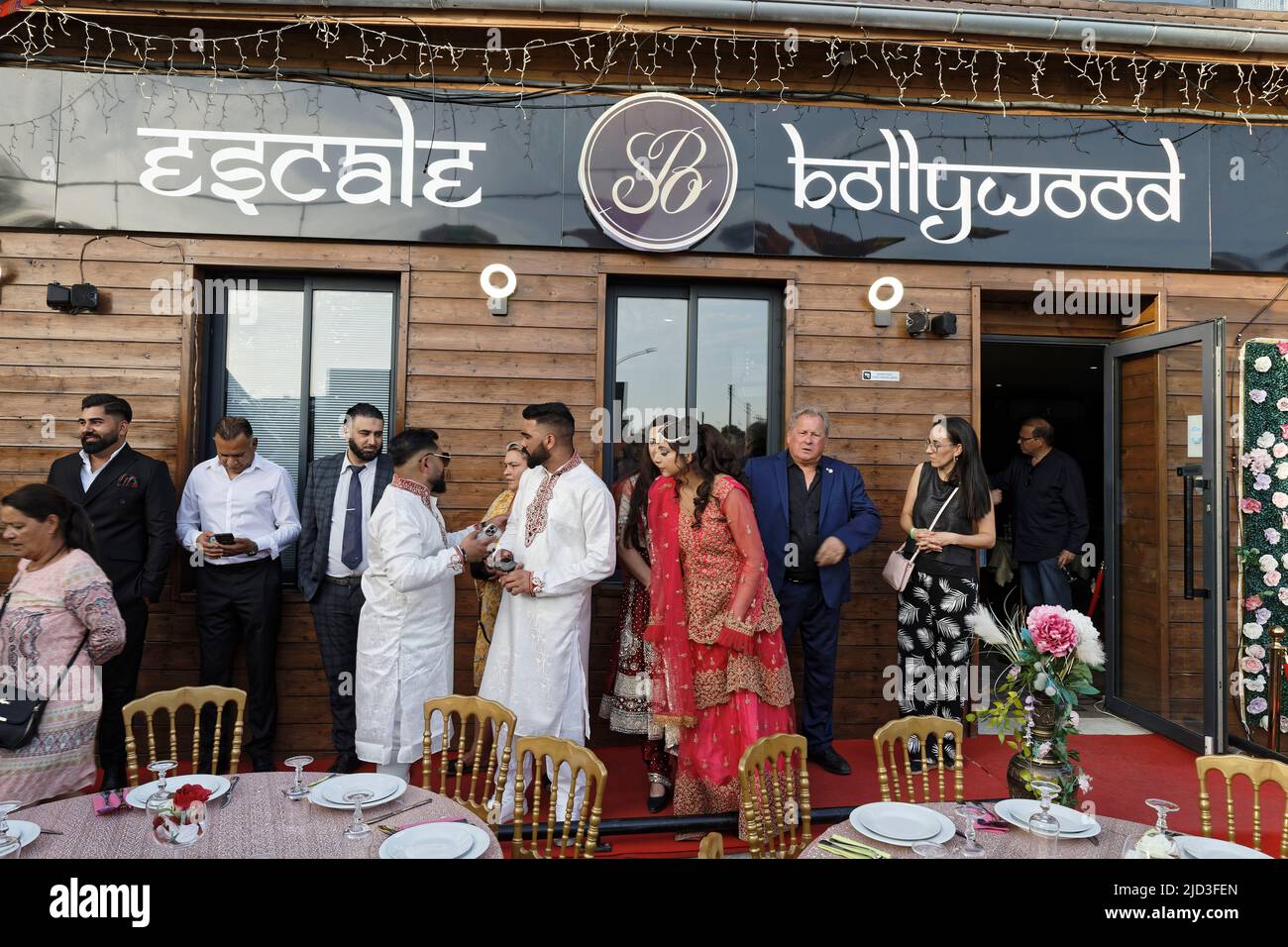 Jean Eric Duluc presented the Golden Fork for Indian and Pakistani ...