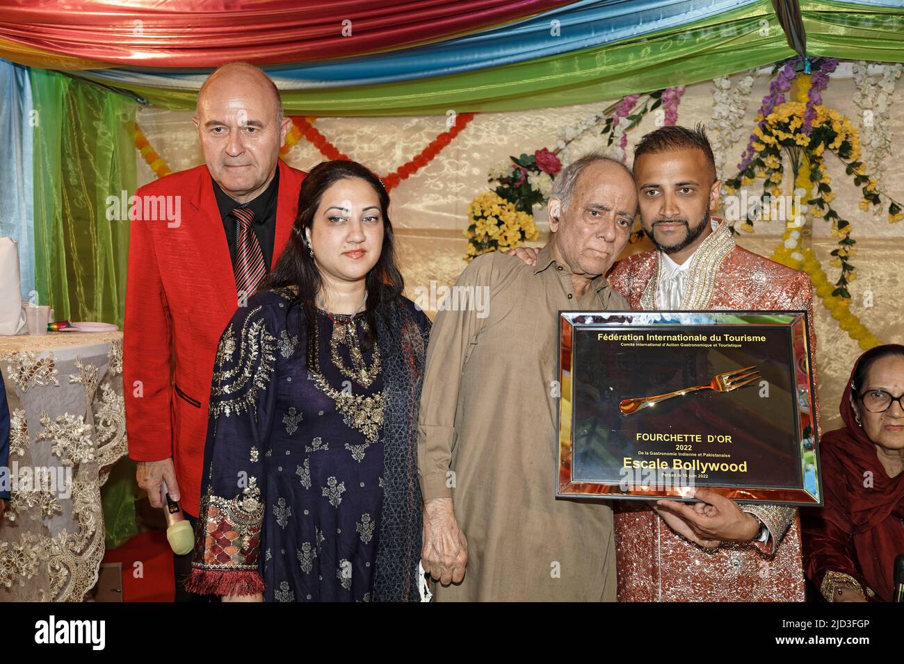 Jean Eric Duluc presented the Golden Fork for Indian and Pakistani ...