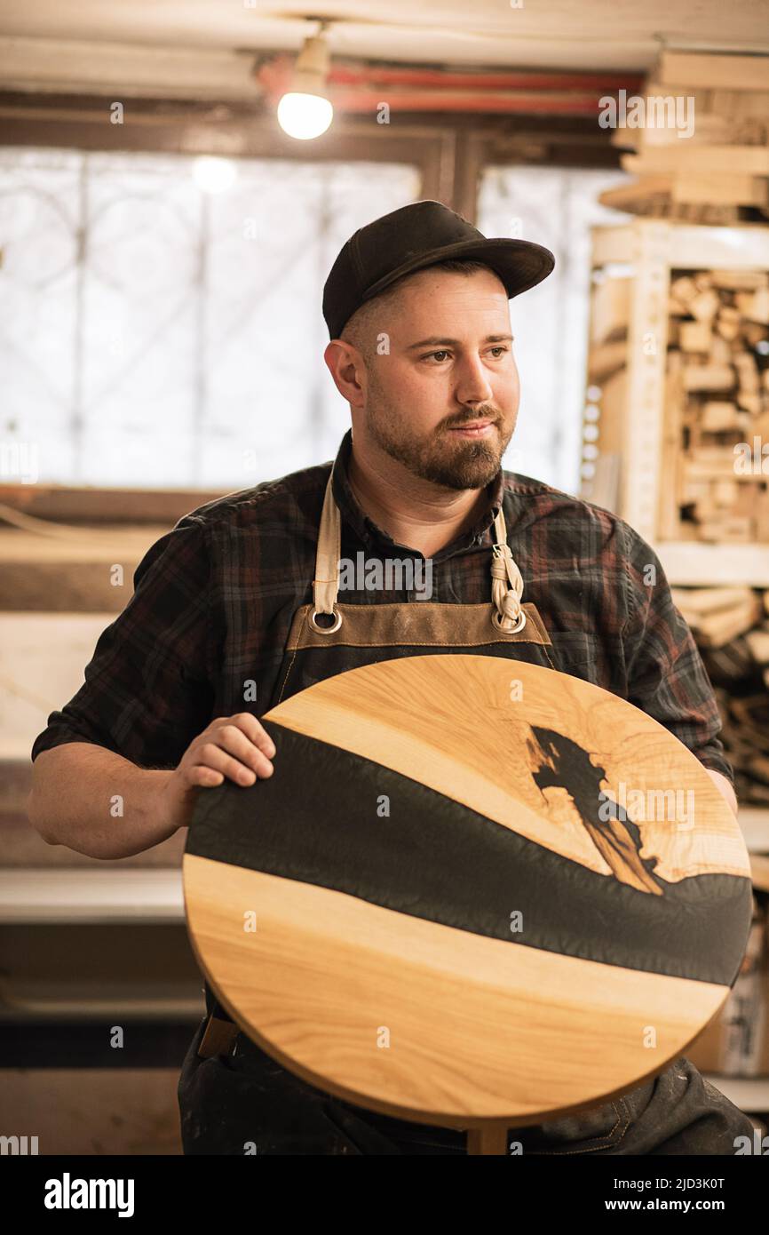 Carpenter making table hi-res stock photography and images - Alamy
