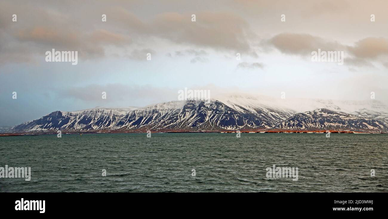 Mount esja iceland hi-res stock photography and images - Alamy
